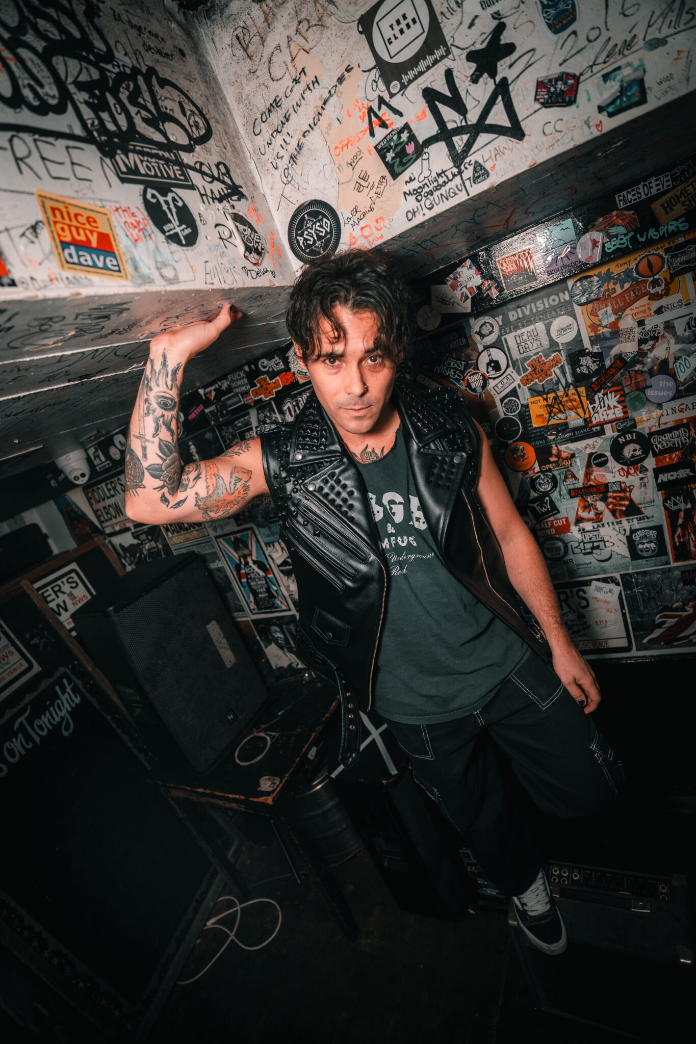 Pop-punk rocker JulianGK releases new single ‘Breadcrumbs’