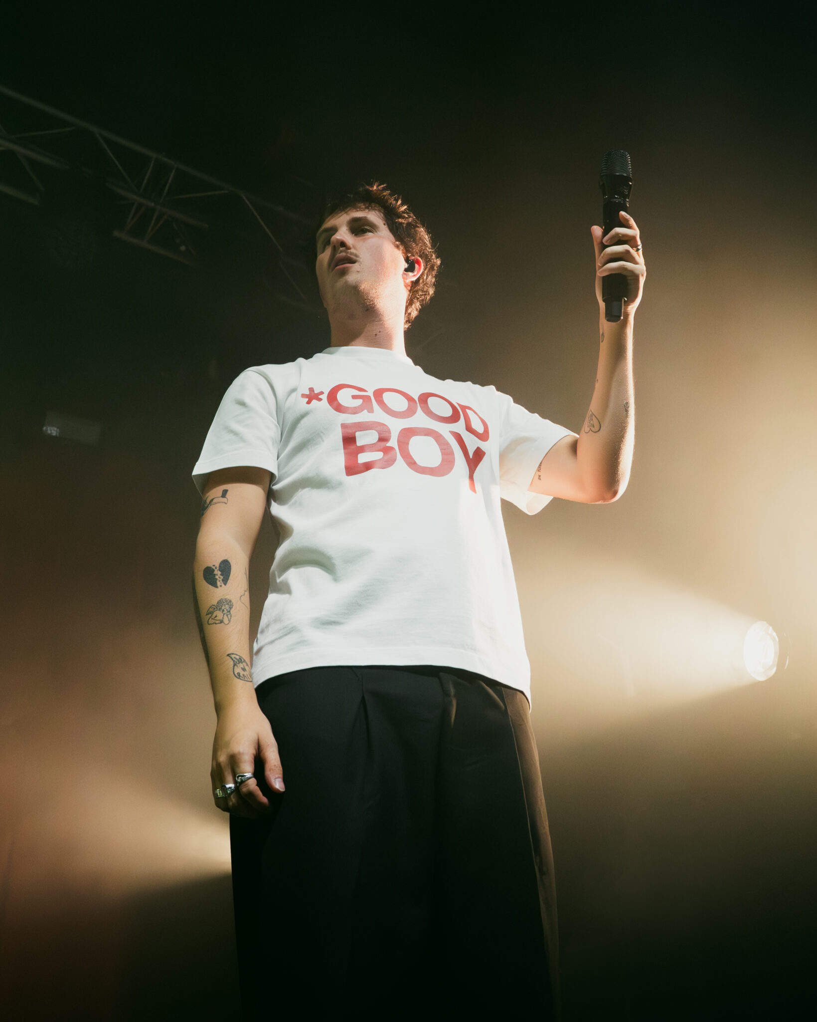 Arthur Hill’s Stella Artour Rocks the Manchester Academy
